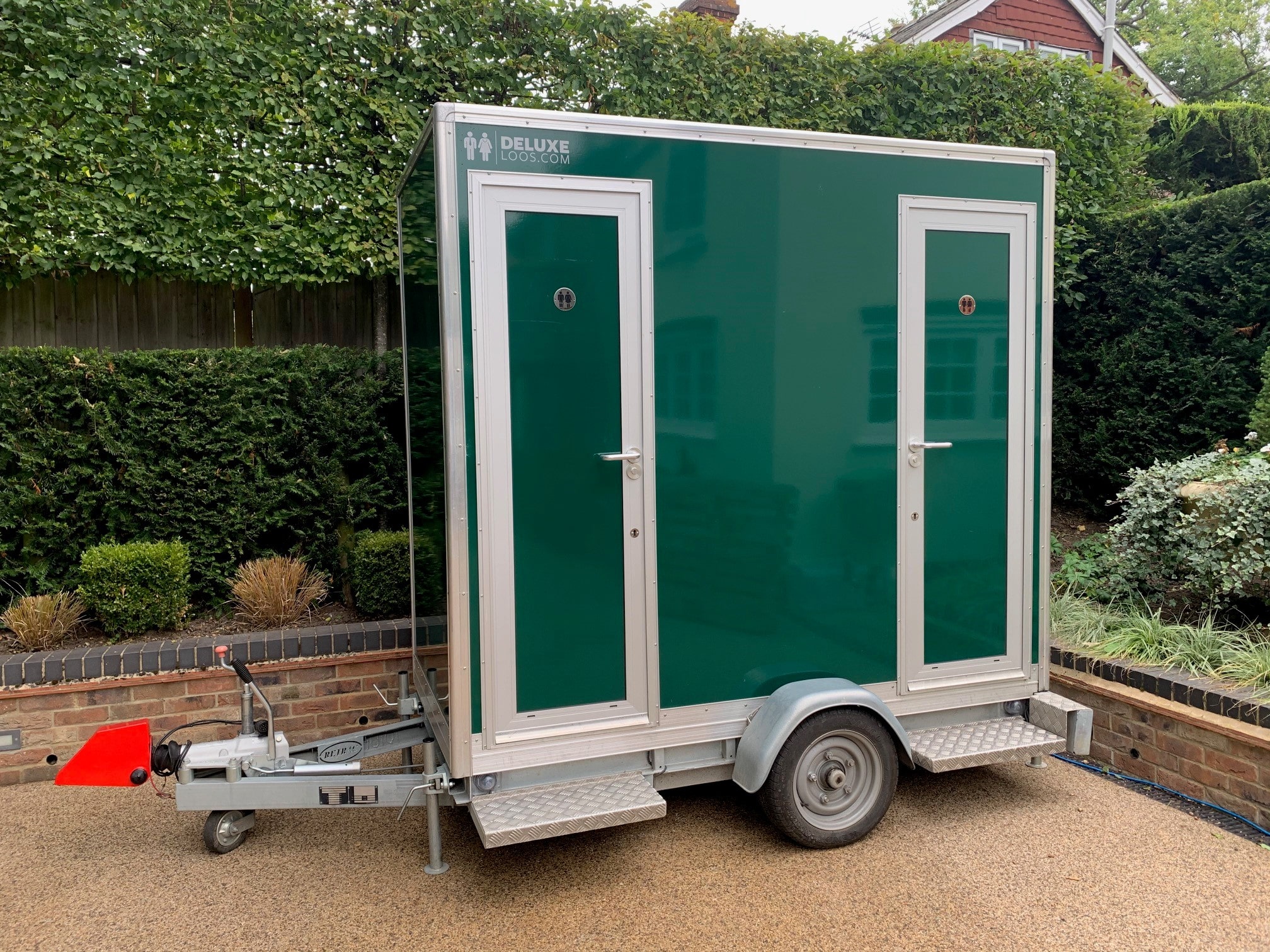 1+1 Compact Loo Trailer - Deluxe Loos